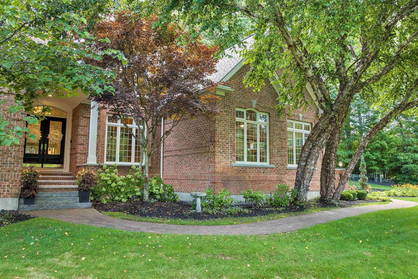 2.8 Acres of Residential Land with Home for Sale in Bedford, New Hampshire - LandSearch