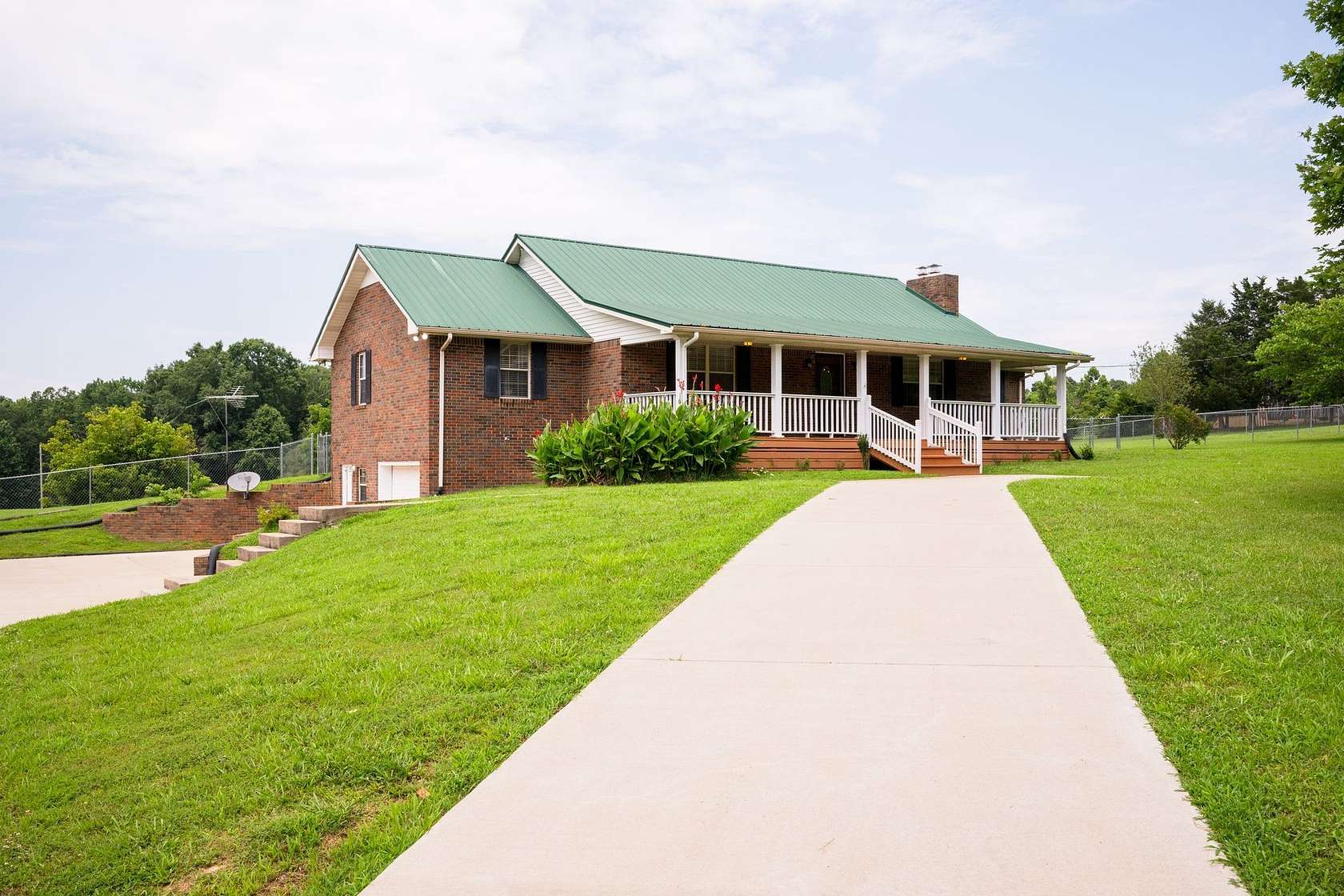 1.65 Acres of Residential Land with Home for Sale in White Bluff ...