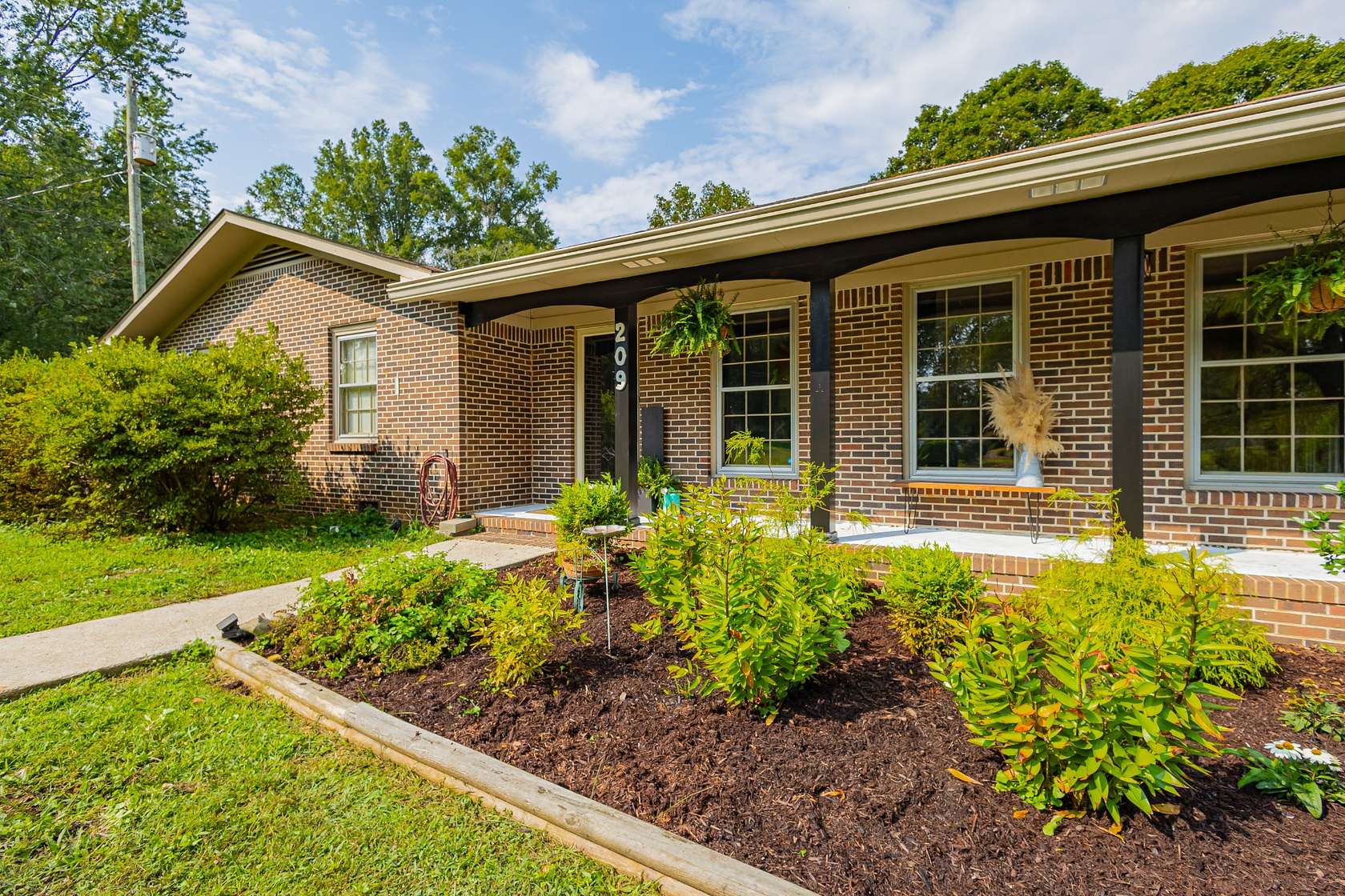 1.76 Acres of Residential Land with Home for Sale in Tullahoma ...