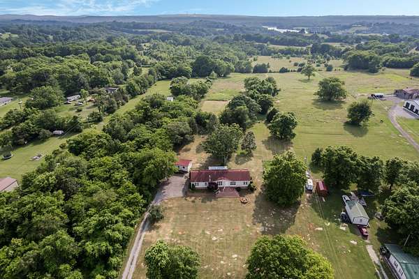 5 Acres of Residential Land for Sale in Castalian Springs, Tennessee ...