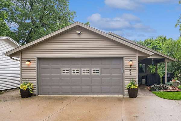 3.2 Acres of Land with Home for Sale in Dubuque, Iowa - LandSearch