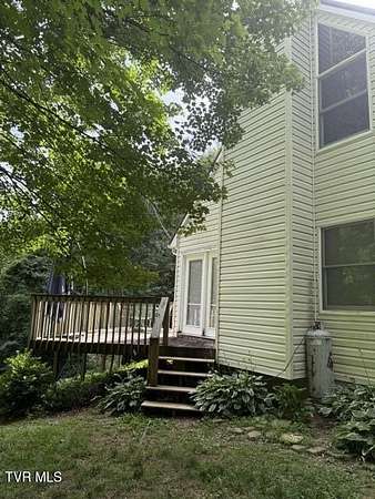 5.47 Acres of Land with Home for Sale in Abingdon, Virginia - LandSearch