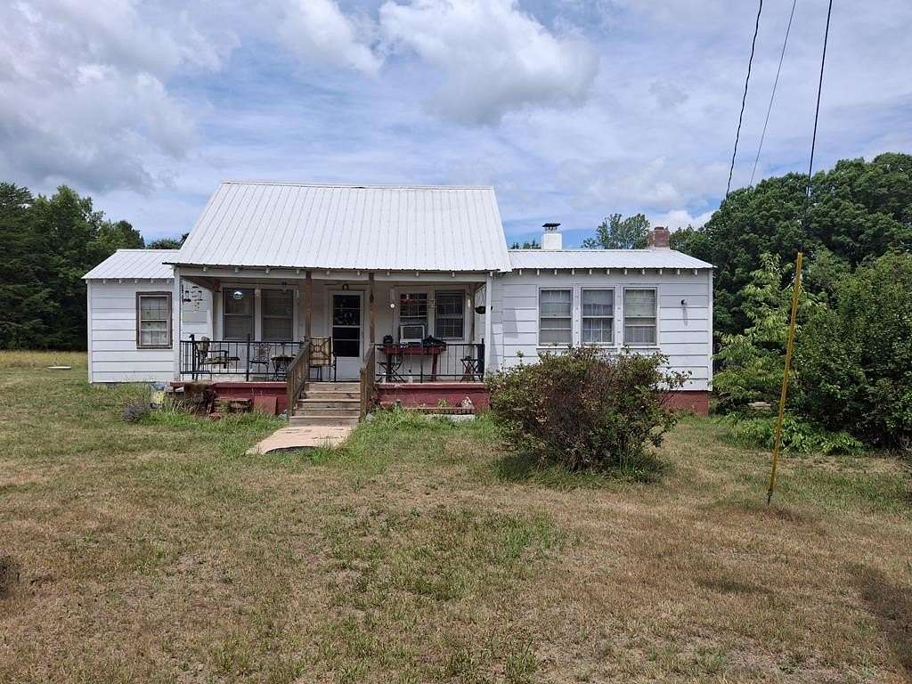 15.2 Acres of Land with Home for Sale in Scottsville, Virginia - LandSearch