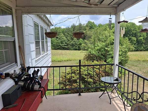 15.2 Acres of Land with Home for Sale in Scottsville, Virginia - LandSearch