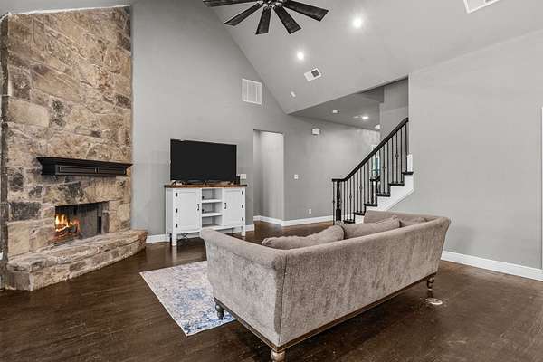5.89 Acres of Land with Home for Sale in Fort Worth, Texas - LandSearch