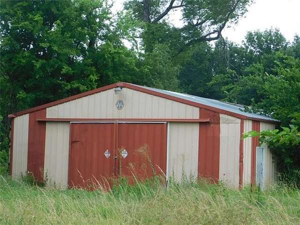 2.5 Acres of Land with Home for Sale in Morris, Oklahoma - LandSearch