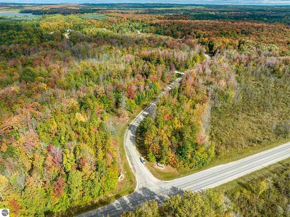2 5 Acres Of Residential Land For Sale In Cadillac Michigan Landsearch
